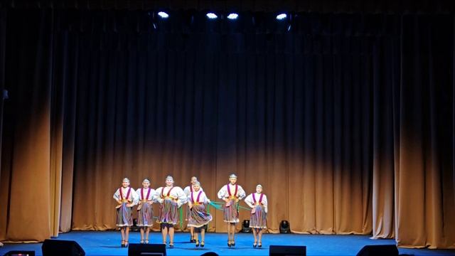 13. Латышский танец "Наездница"