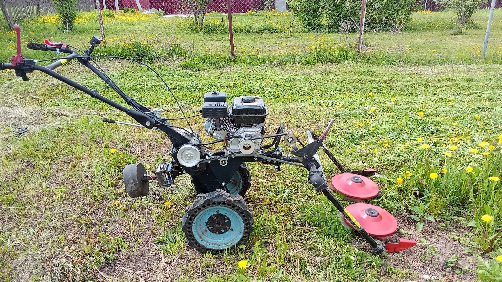 Мотоблок с роторной косилкой Заря