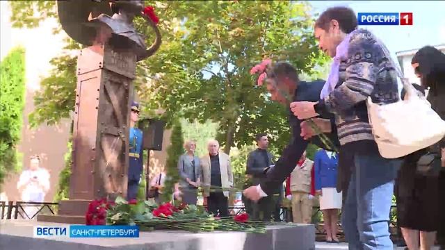 В Санкт-Петербурге открыли памятник «Слепой cлухач - защитник неба блокадного Ленинграда» (03 сентяб