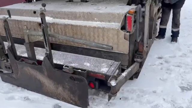 Быстросъемный механизм  на асфальтоукладчик