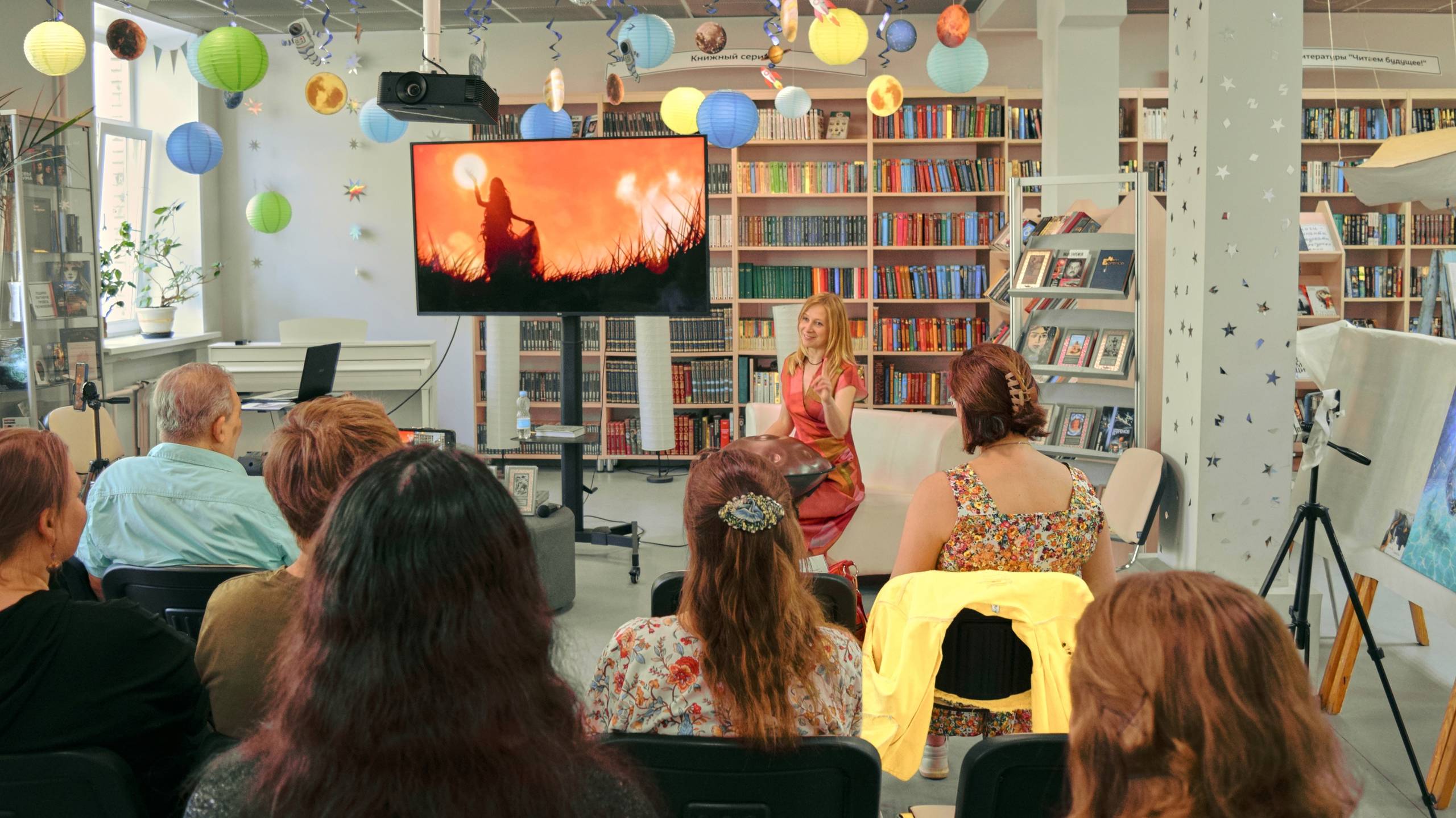 Музыкальная пауза: Вера играет на ханге.