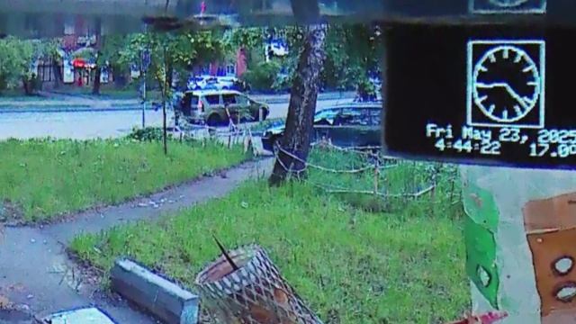 Под окном 2025 май 20 - 22 самокатчики авто стихийная парковка