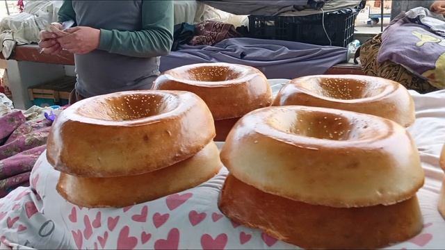 Узбекская лепёшка, которую мне так и не удалось попробовать. Почему? Смотрите в описании