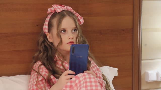 ВАСИЛИСА👩🦰 и АЛМАЗ ВРЕМЕНИ💎/ДЛЯ ДЕТЕЙ КТО ЗАВИСАЕТ В ГАДЖЕТАХ📲 И НЕ УМЕЕТ ЦЕНИТЬ ВРЕМЯ !!!🧭