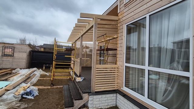 терраса из бруса,  с прозрачной крышей