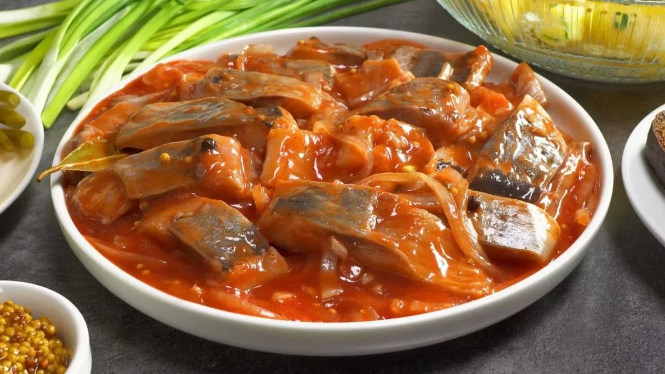 СЕЛЕДКА В ТОМАТНОМ СОУСЕ - Вкусная закуска. Приготовить просто и легко! Рецепт Всегда Вкусно!