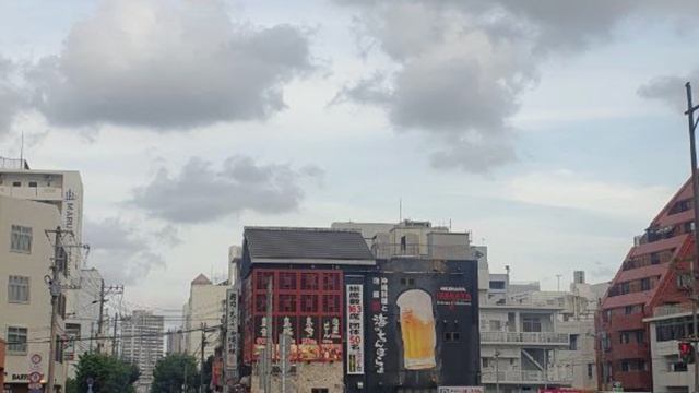 Гайд:Icecreсam Video Editor :Эффект перехода "Переворот страницы" в коллаже прогулки по Окинаве.