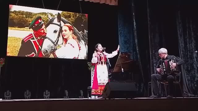 "Казачий хуторок": солистка ансамбля "Соловейко" (г. Анапа, 23.05.2025)