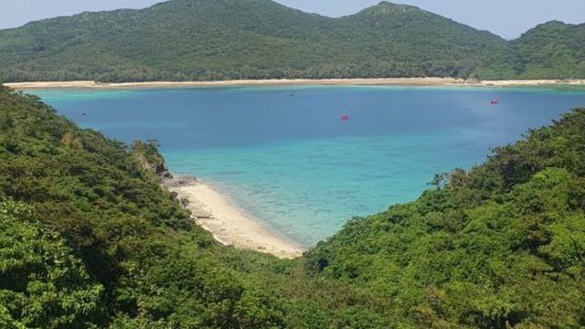 Гайд:Icecreсam Video Editor:Эффект перехода "Скольжение -наезд из угла" в коллаже острова Токасики.