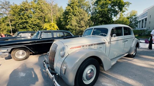 Выставка ретро автомобилей 2025 в Ростове-на-Дону