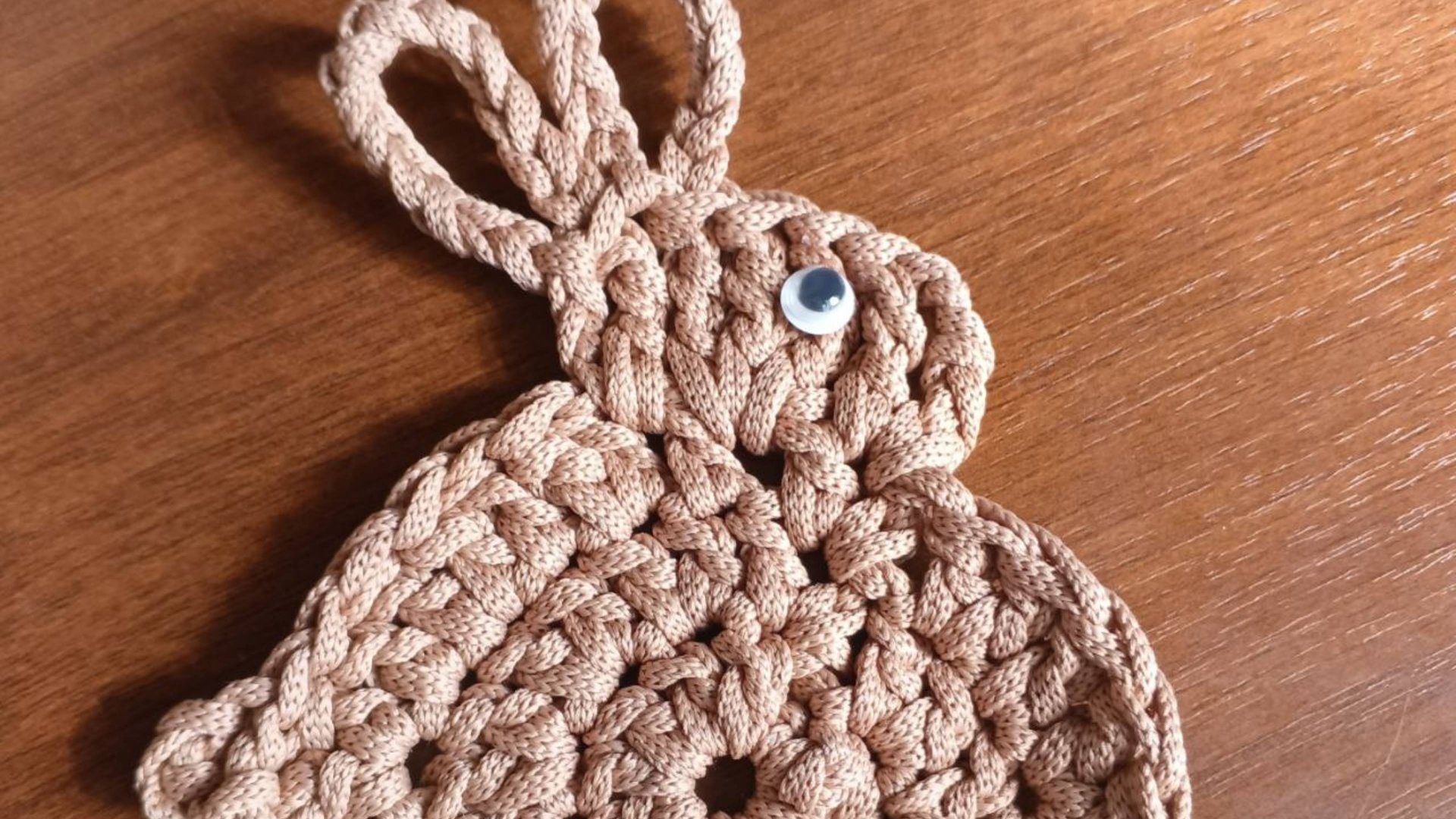 Кухонная прихватка "Кролик " часть 3