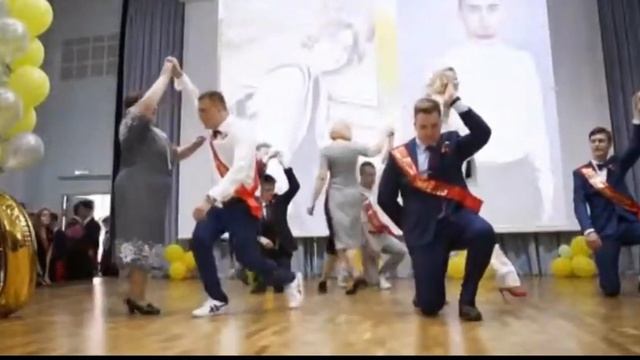 «Нарисую мелом, напишу» — последний звонок