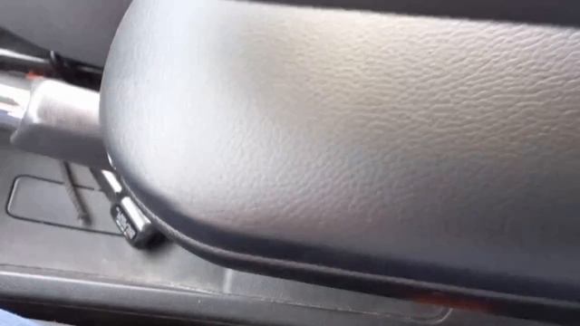 Крышка подлокотника. Рапид. Замена.