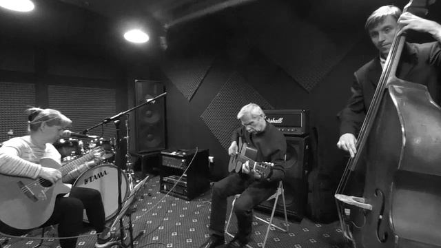 трио GuitarLady -How High The Moon ( life in studio) 2018