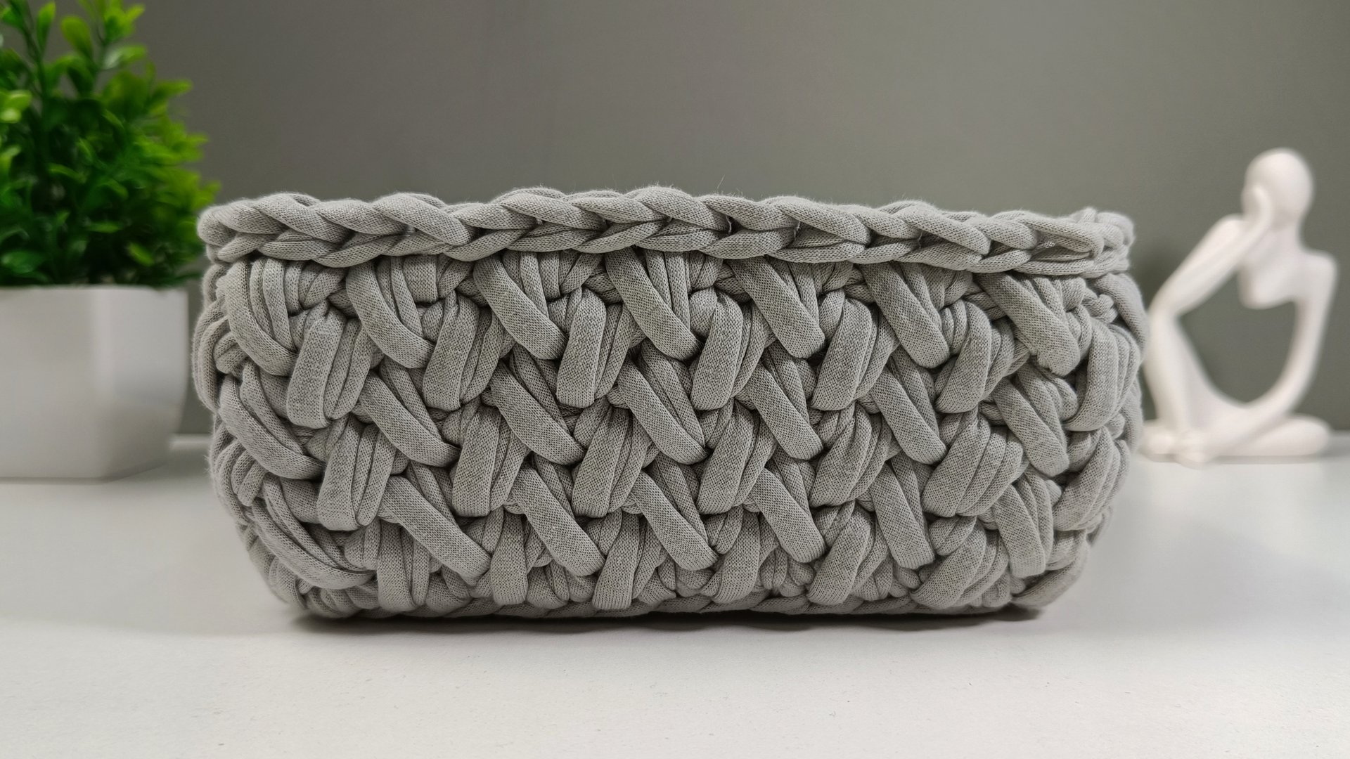 Квадратная корзина узором "Плетёнка" из трикотажной пряжи 🌸