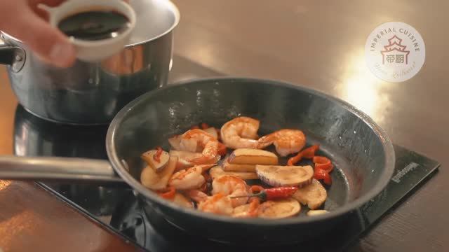 Теплый салат из собы с овощами Imperial cuisine