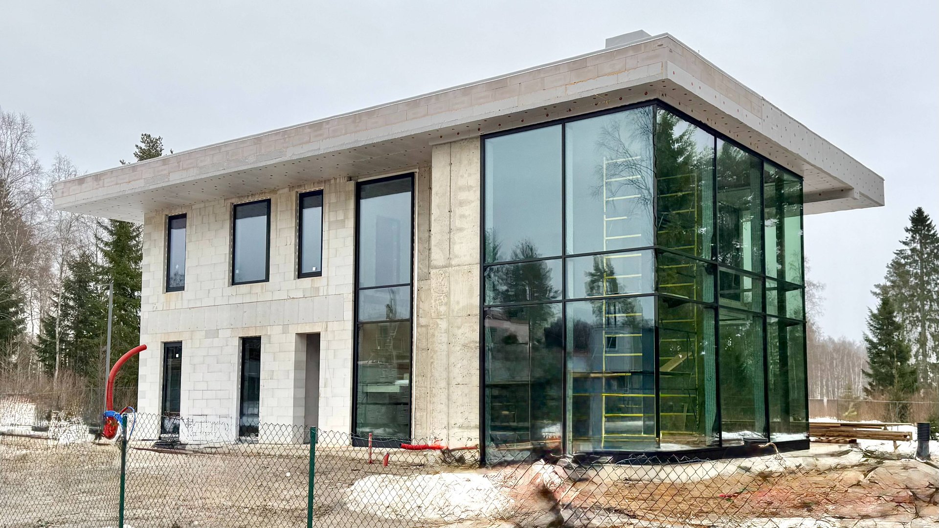 Интелео остекление Schuco (Шуко) загородного дома в КП Репино парк