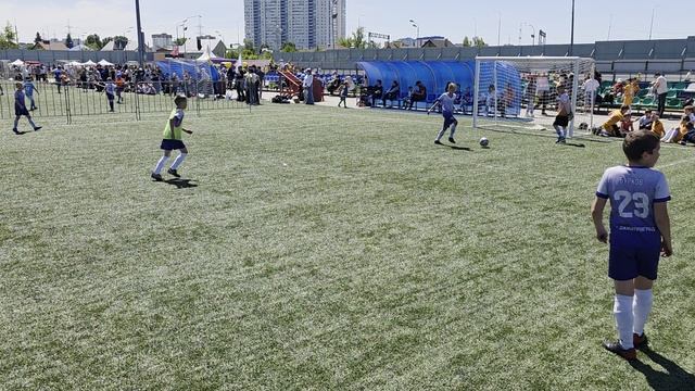Сириус 2014 белые - Сириус 2014 синие / Кубок городов г. Самара 25.05.2025