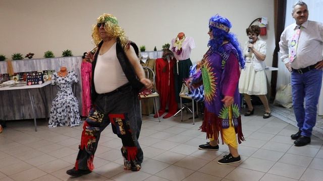 ретро-подиум-стиль "Хиппи"