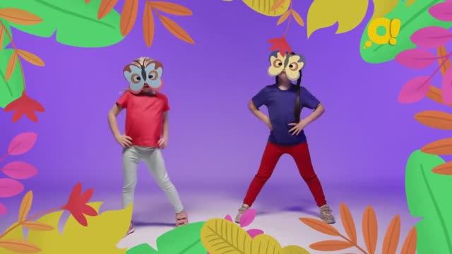 Бабочки тоже делают зарядку! Повторяйте за Жужей!