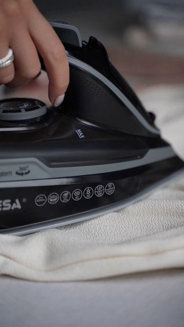 Утюг/iron ARESA AR-3124