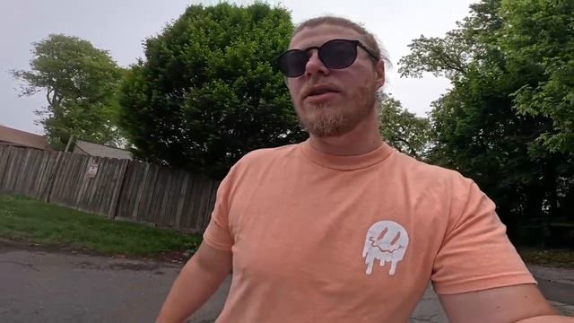 Купил лонгборд за $1000 для работы в доставке