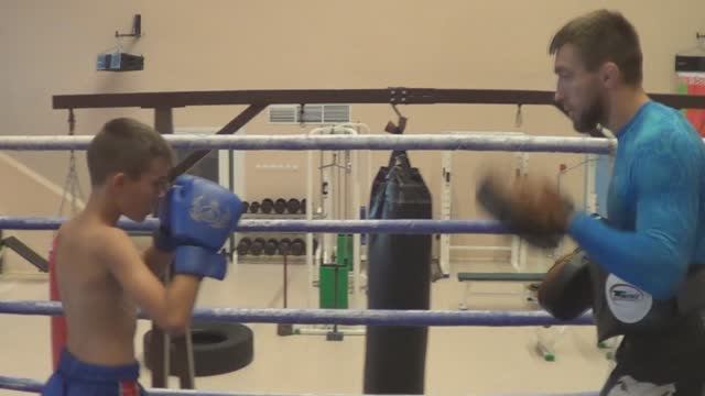 Индивидуалка по ММА дети. Бои без правил/тренировка на лапах