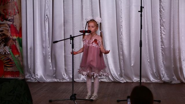 Ксения Логинова – «Мой папа ушёл на войну»