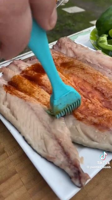 Шашлык из скумбрии Рулетики