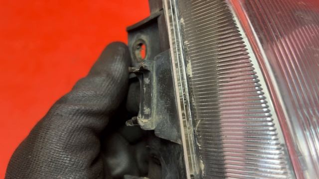 фара правая 043