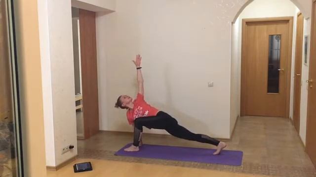 Зарядка от Анны Половинкиной (Йога)