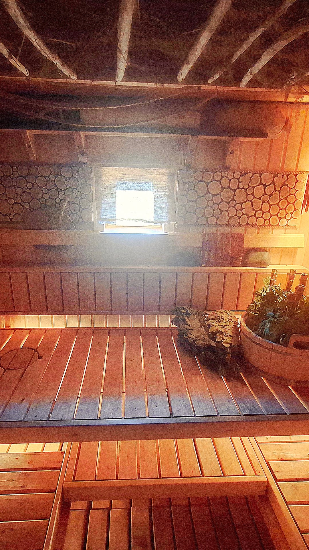 ЗАЧЕМ я вынес ВСЮ ПАРИЛКУ и занёс обратно? #банясвоимируками #парение #diy