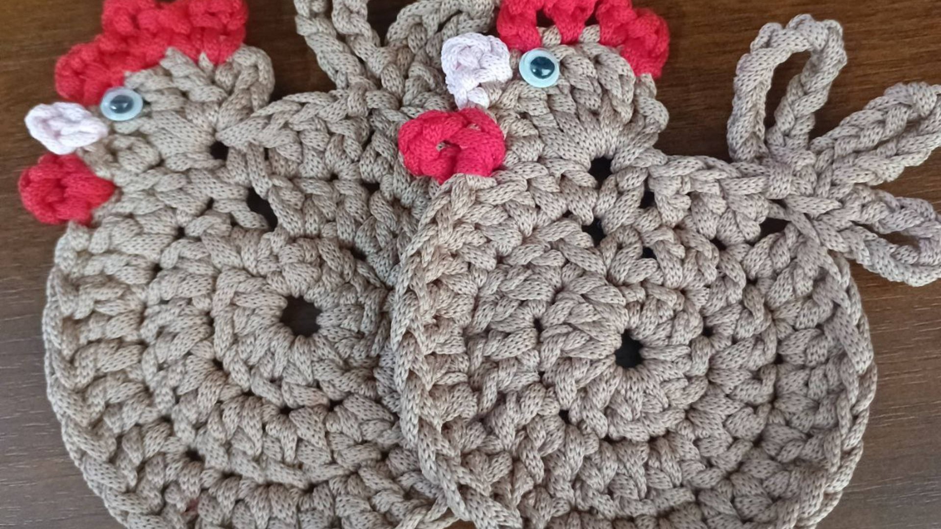 Подставка под чашку "Курочка" из полиэфирного шнура крючком часть 3