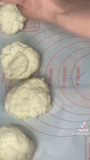 Лепешки с колбасой