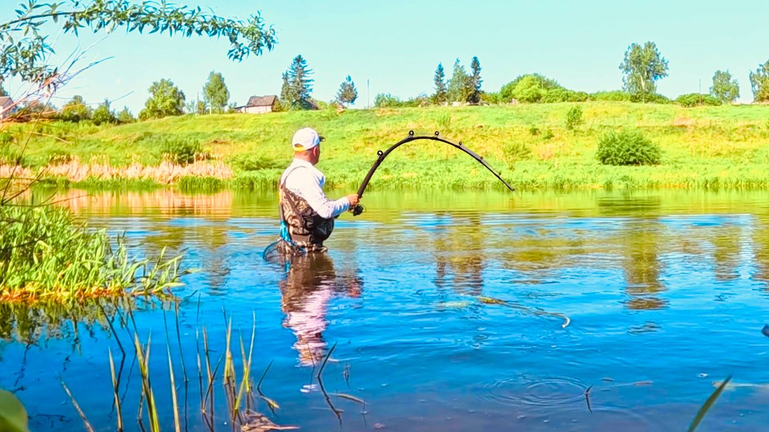 ЗАБРАЛСЯ В ЖУТКИЕ ДЕБРИ Ловля голавля на малых реках Рыбалка на спиннинг
