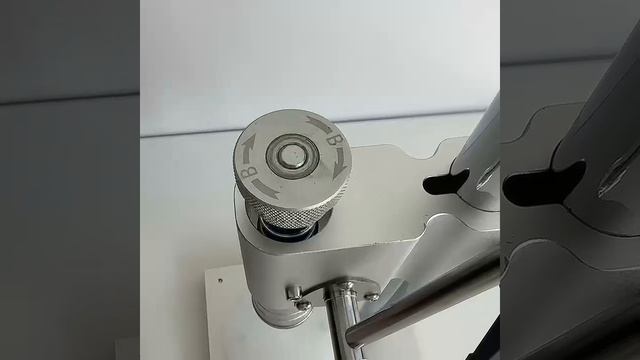 Универсальный станок для укупорки парфюмерных флаконов. Станок выполняет несколько операций 3 в 1.