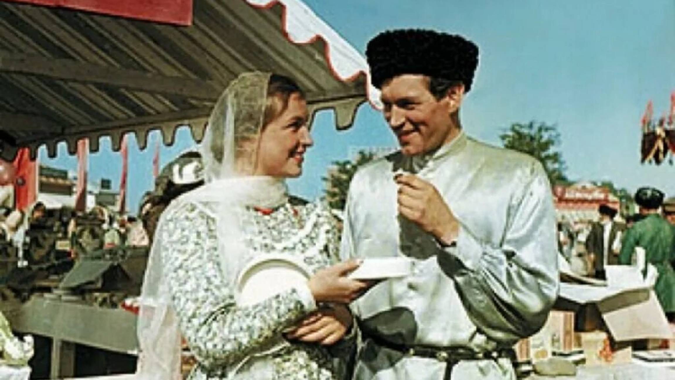 ПЕСНЯ.ИЗ К/Ф "КУБАНСКИЕ КАЗАКИ"(1949Г) ПОЁТ МАРИНА ЛАДЫНИНА."