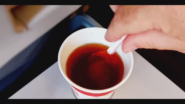 ПОЛТОННЫ САХАРА - LEKA ["Ныряют самолёты в облака..."] - клип