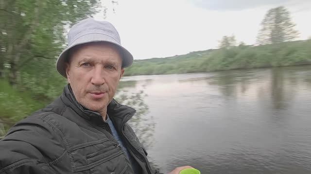 На рыбалке..