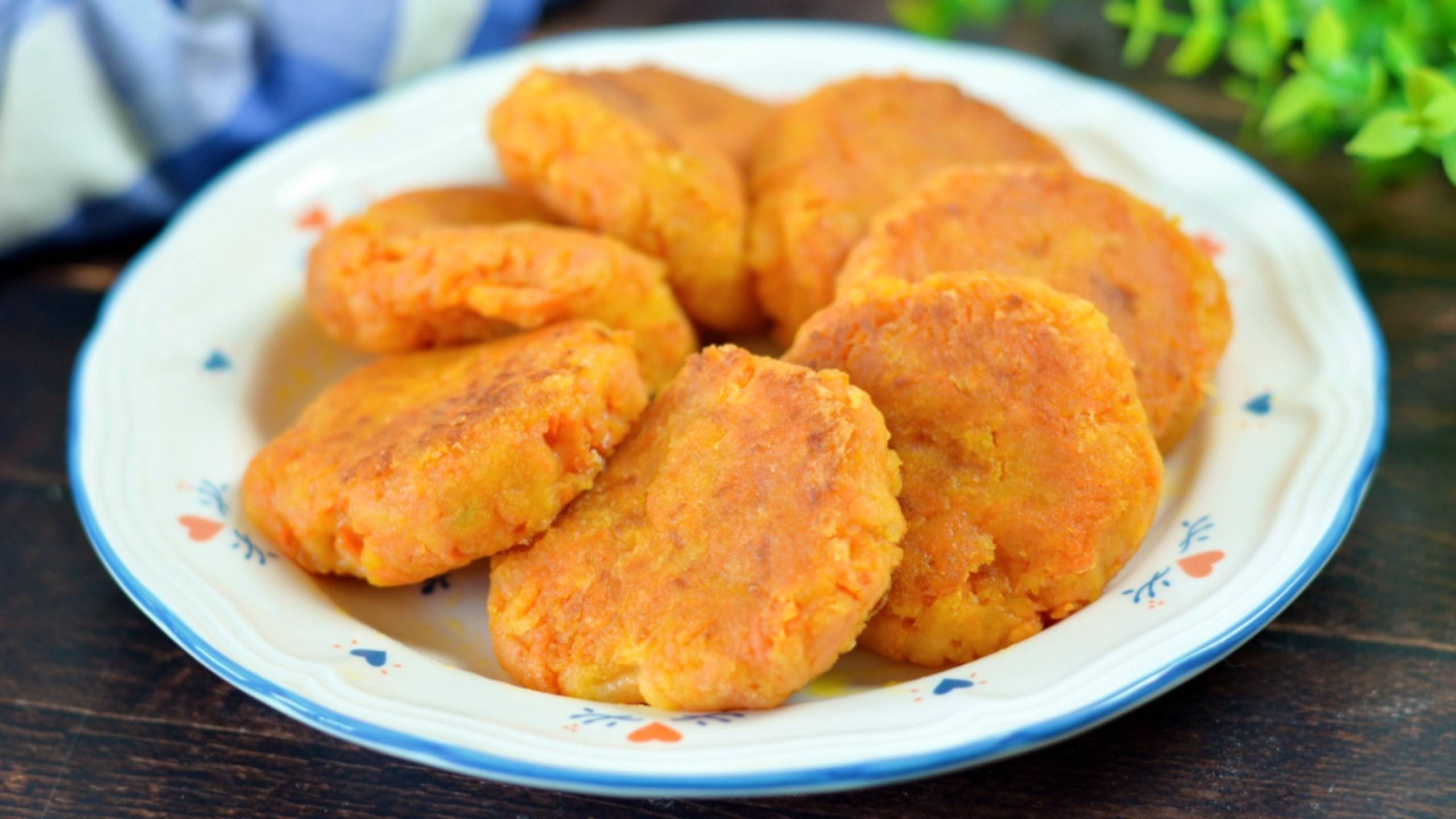 Морковные котлеты с сыром и манкой