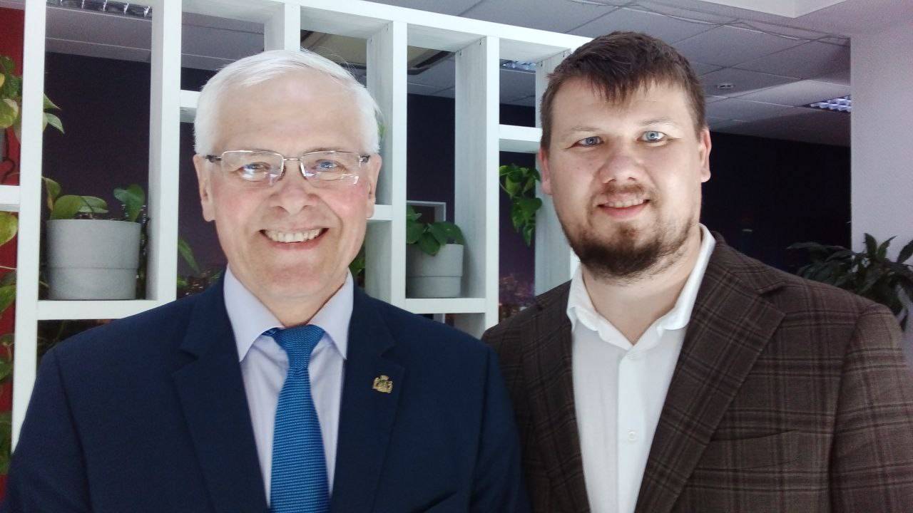 Народ потребовал прорЕдить! Работали всем миром.