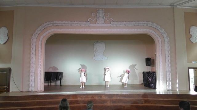 10. Трио малышей «Любимый папа»