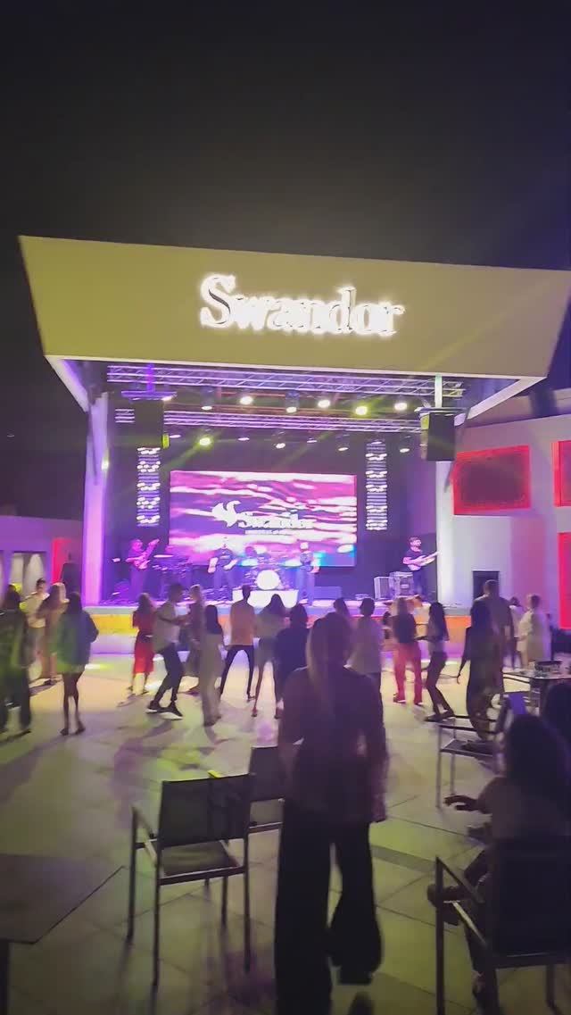 22 мая 2025 г. Танцпол и живая музыка.