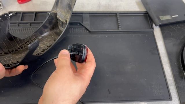 Ninebot MaxG3 гидроизоляция габарита и разъема его подключения.