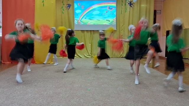 21782_13 „Танец «Мир вам, люди!»“ Коллектив «Звёздочка»