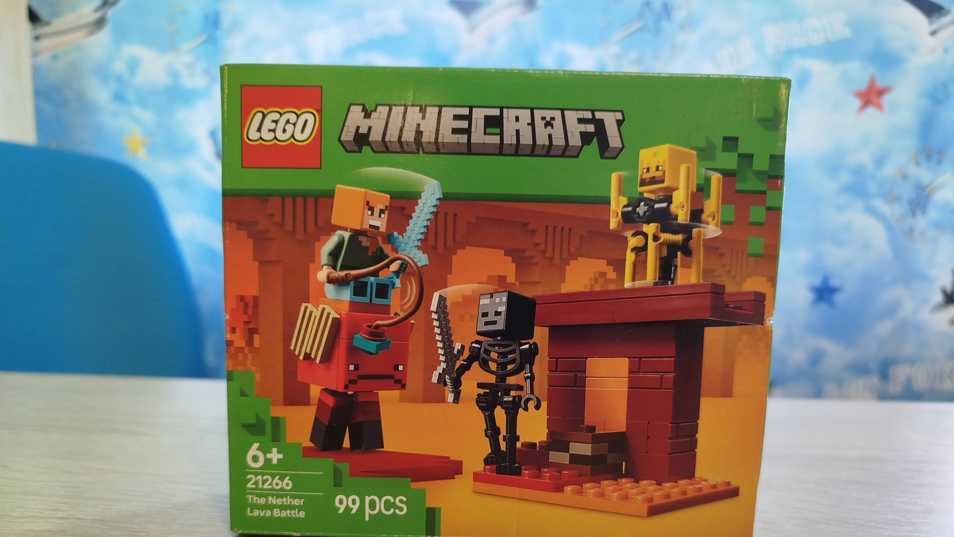 Обзор на новый LEGO MINEKRAFT 2025 "Битва за лаву в незере "21266