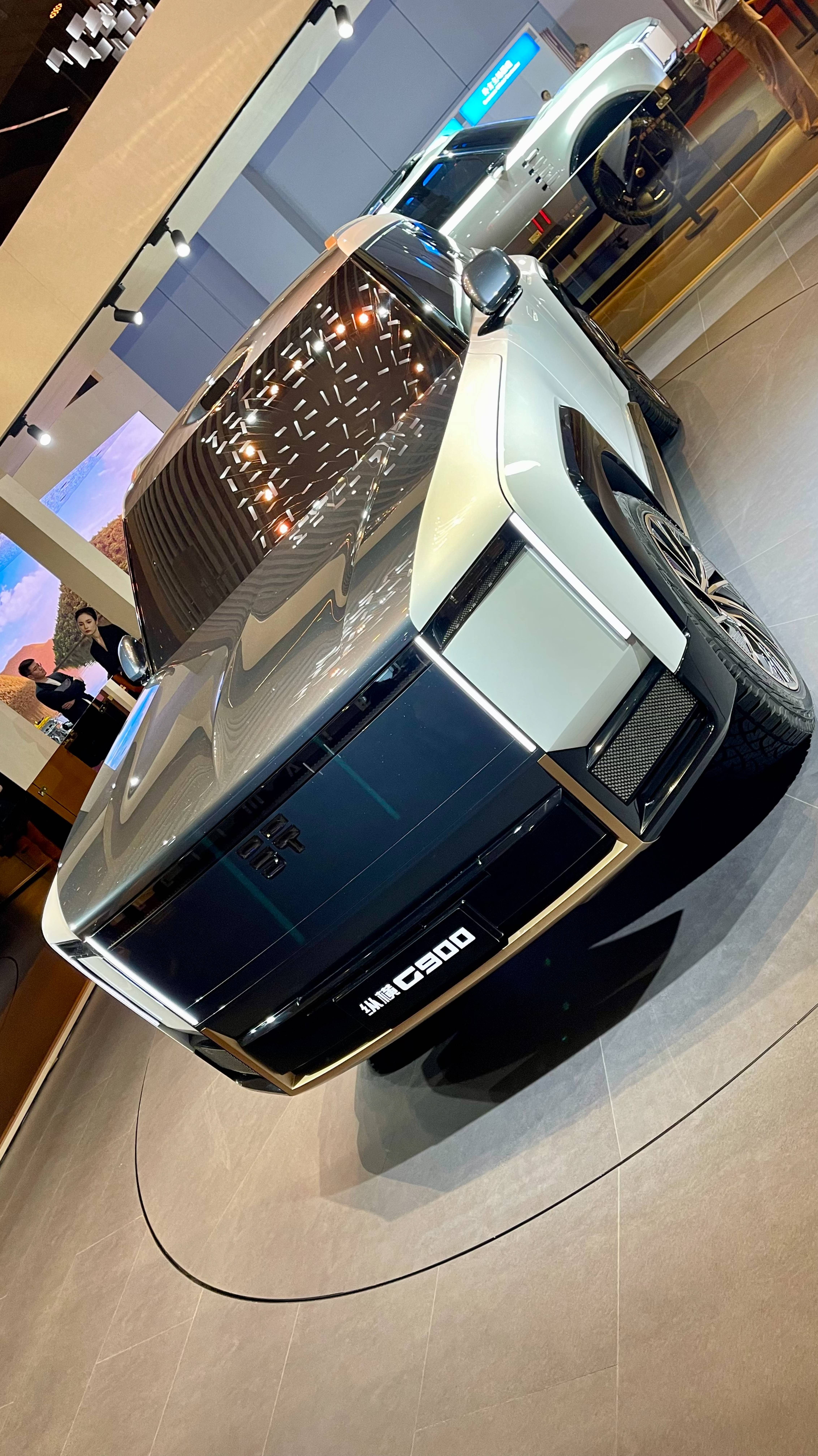 Мировая премьера флагмана-амфибии JETOUR G900. Этот люксовый SUV умеет плавать 🚤#AUTOSHANGHAI 2025