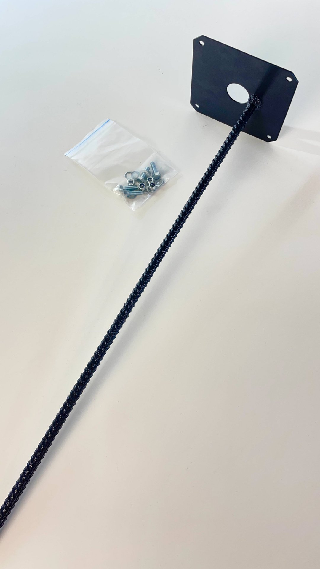 Установка опоры для ландшафтного светильника LandLi