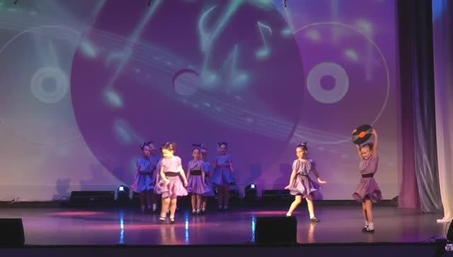 Детский танец "Пластинка"