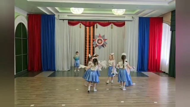 21782_15 „Танец « Голубь мира"“ Коллектив «Улыбка»